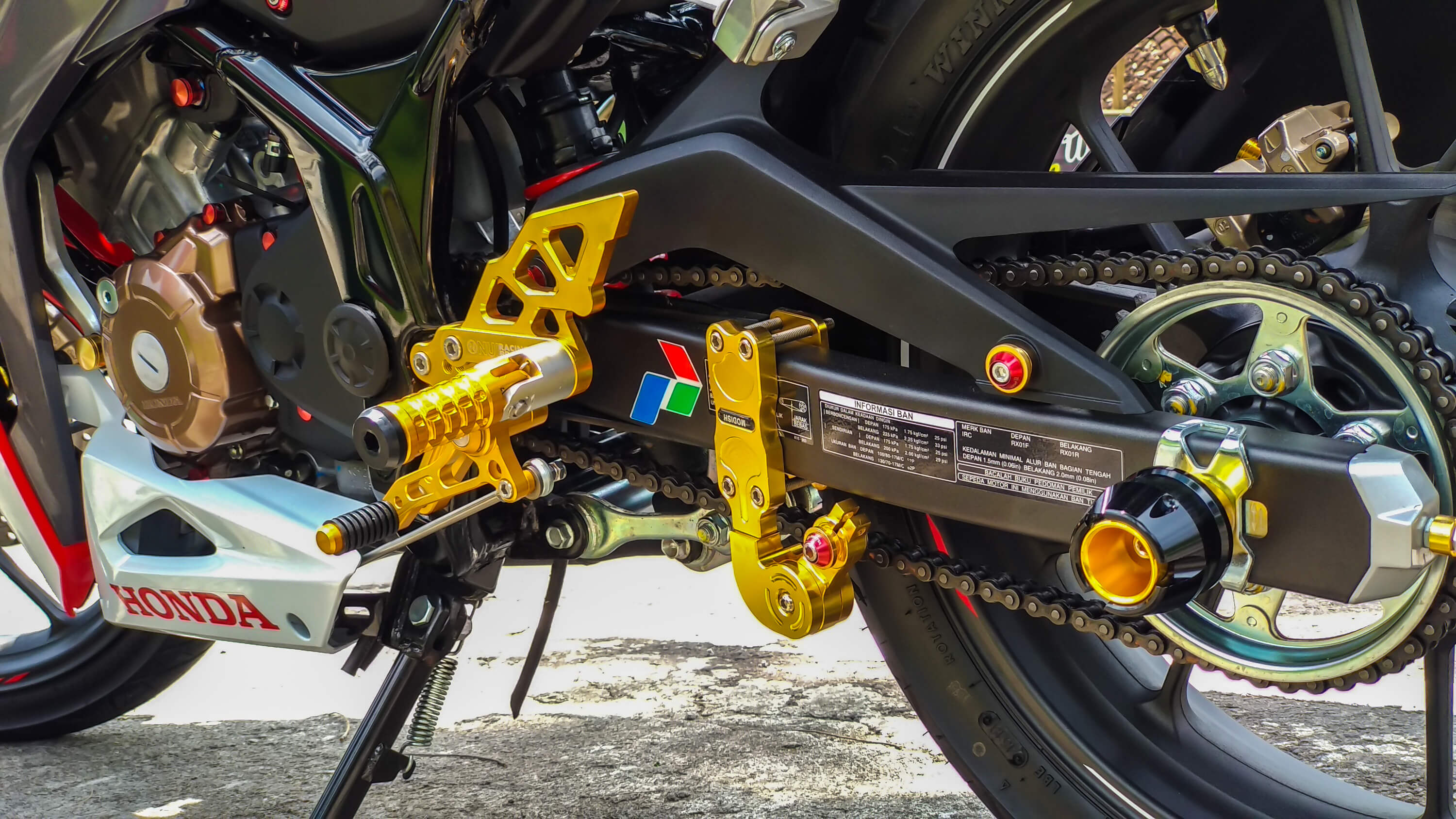 En 3 pasos mantén la cadena de tu moto al día | Honda Motos